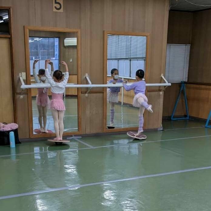 周南市・光市・下松市から通いやすいバレエ教室ならERIKA BALLET